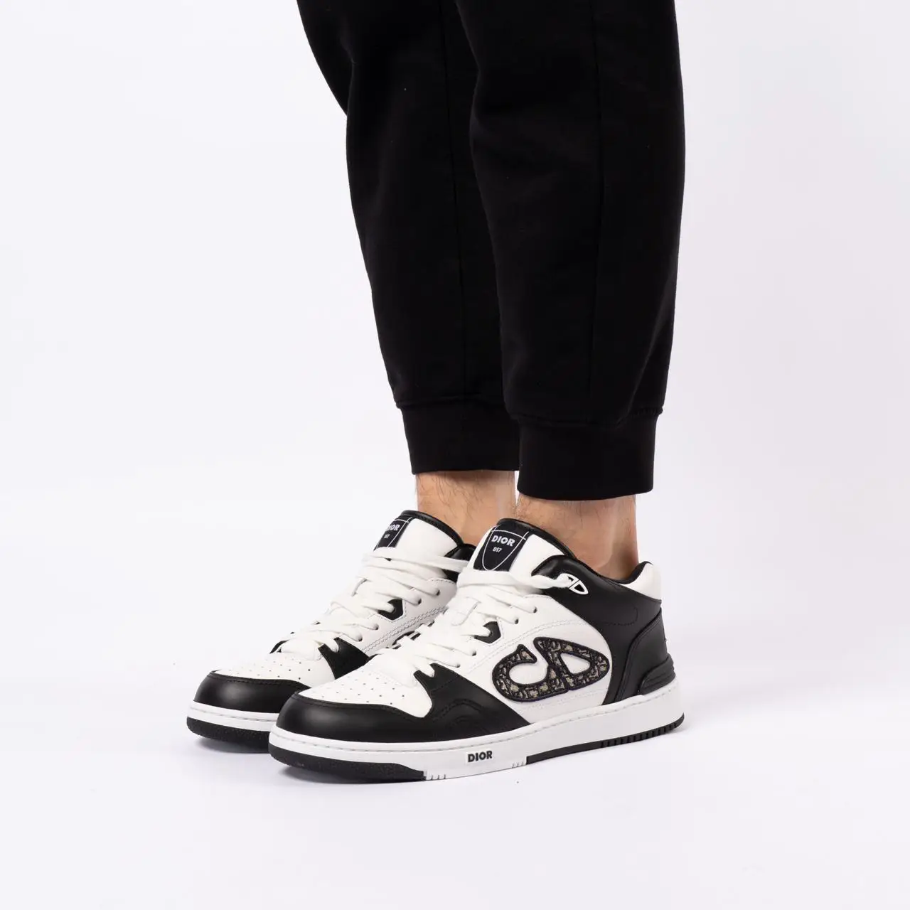 Christian Dior B57 Mid-Top Sneakers Black and White Smooth Christian Dior B57 Mid-Top Sneakers Black and White Smooth